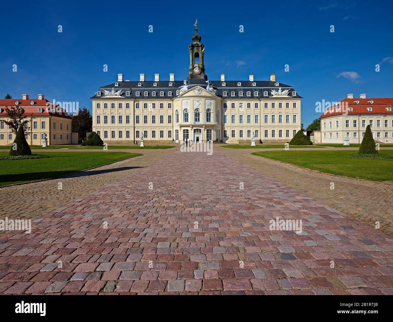 Hunting lodge historical building in hi-res stock photography and ...
