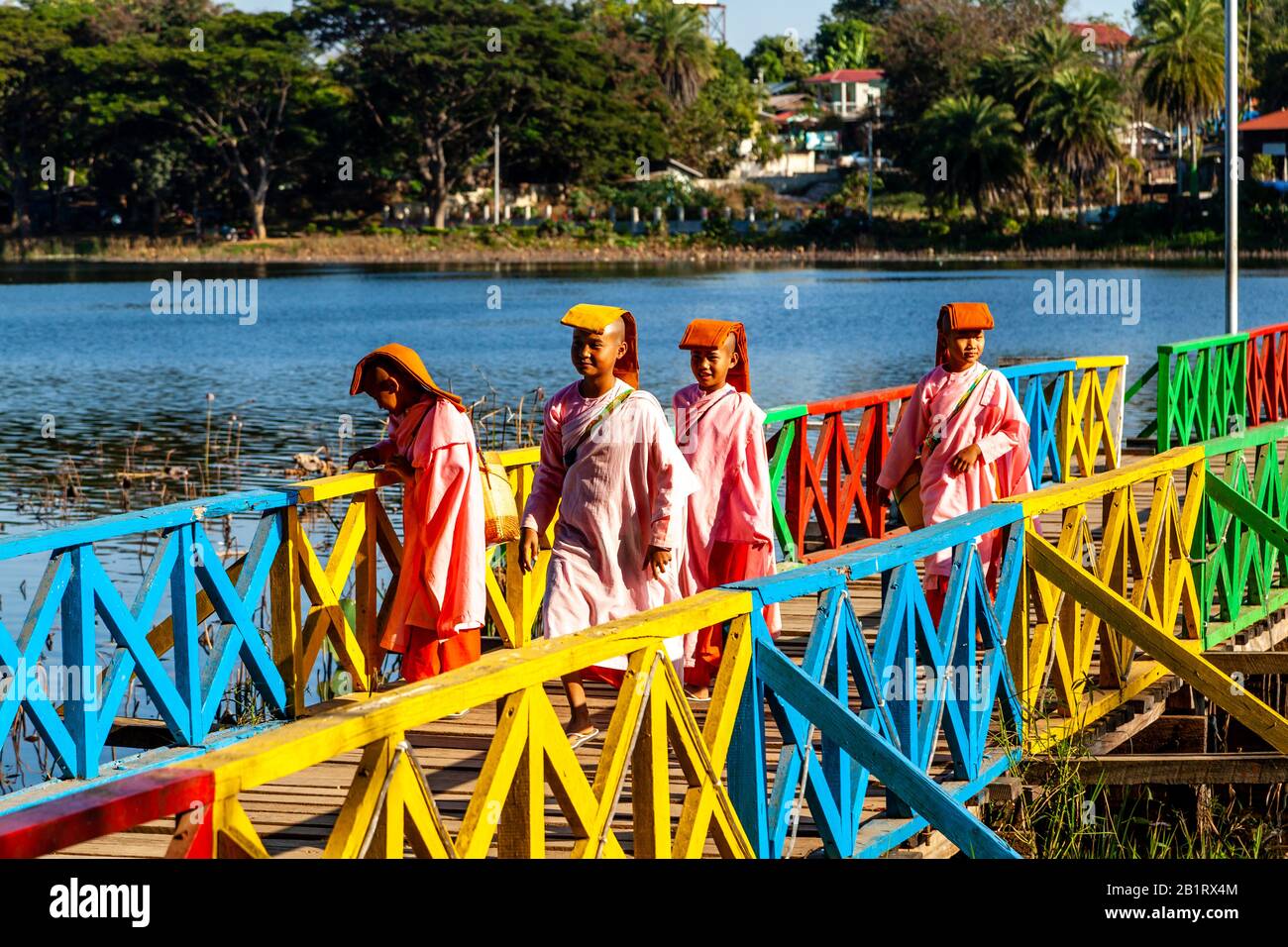 Naung yar lake hi-res stock photography and images - Alamy
