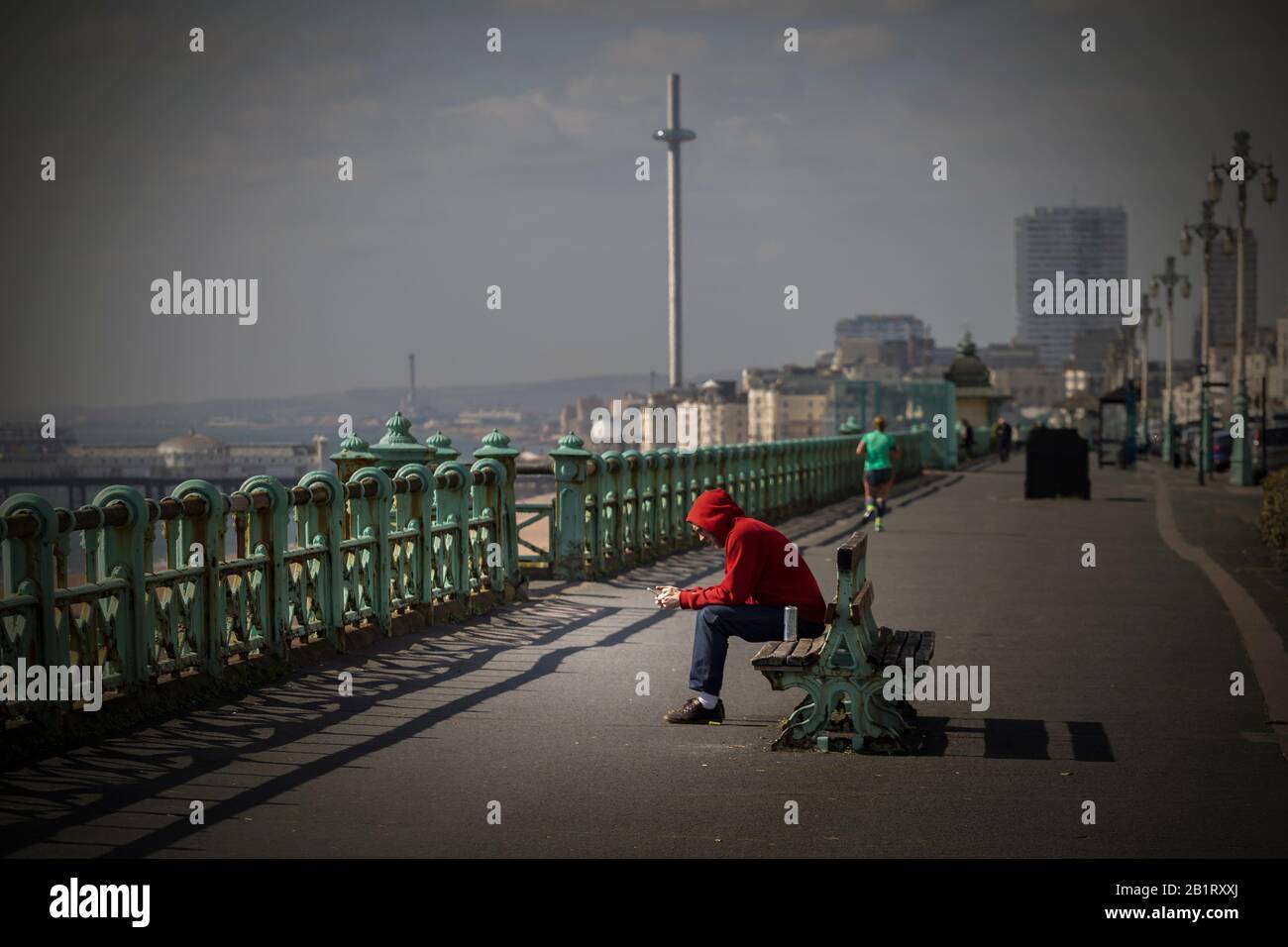 Brighton promenade railings hi-res stock photography and images - Alamy