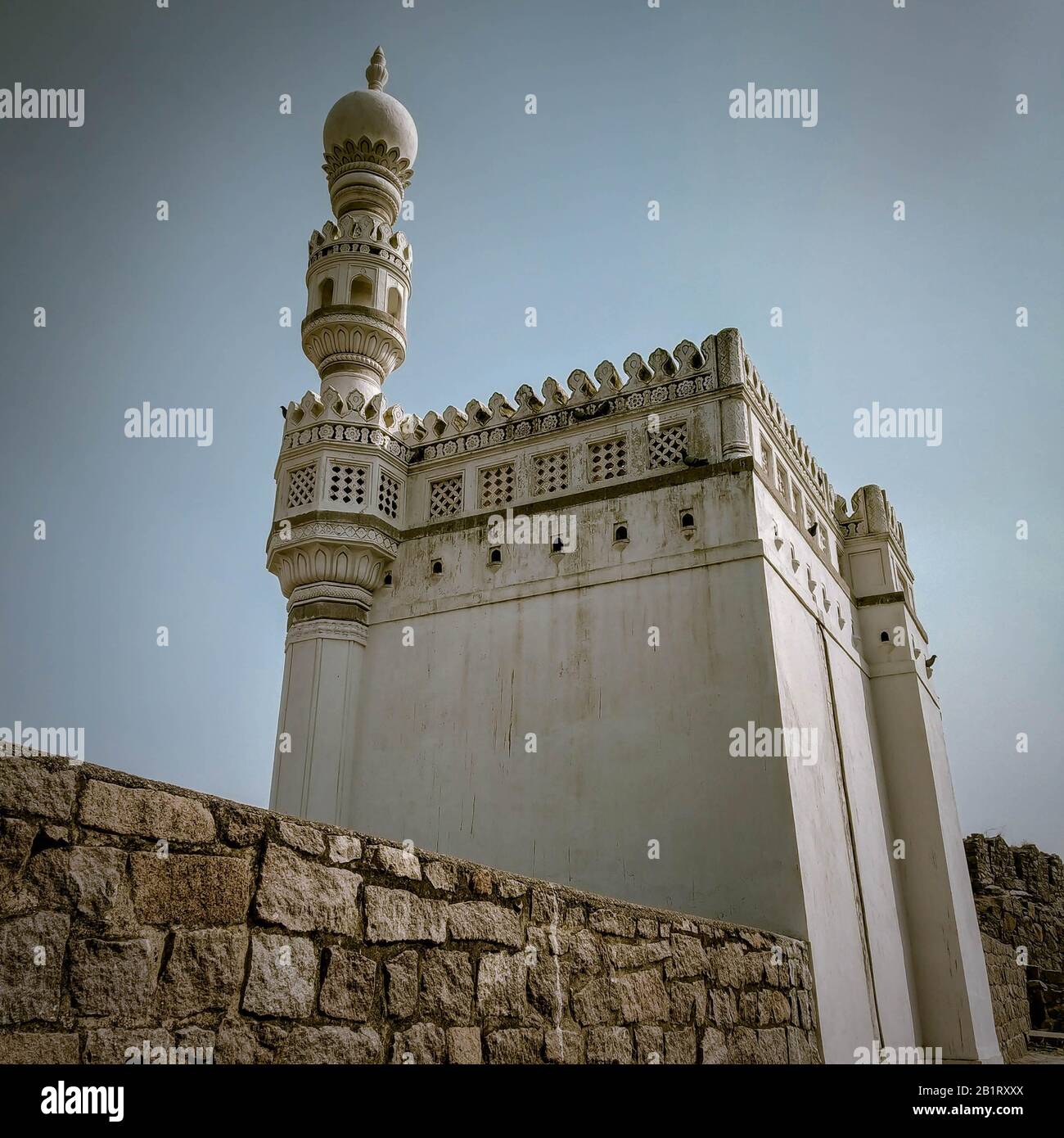 White stone mosque hi-res stock photography and images - Alamy