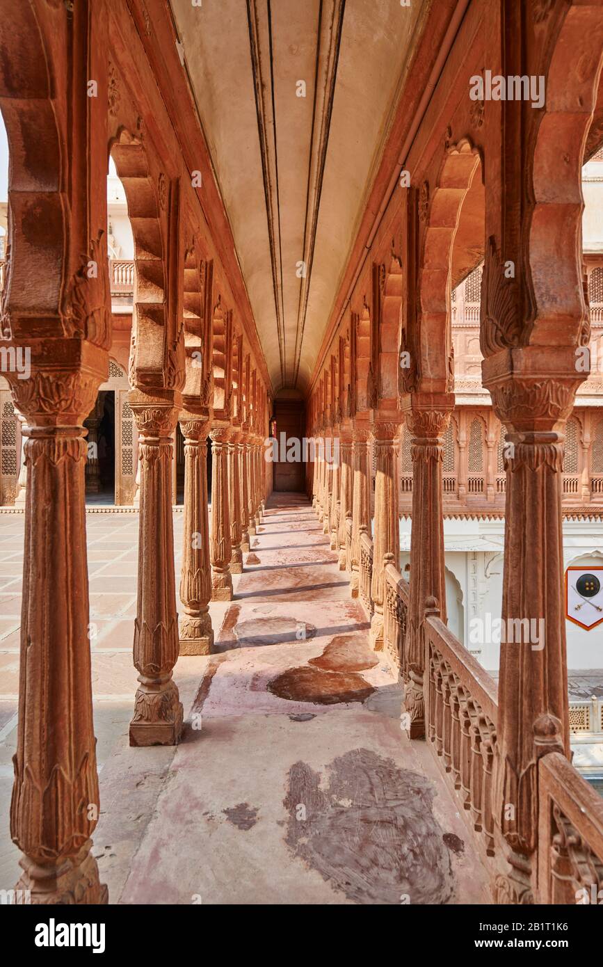 Arcade in inner courtyard inside Junagarh Fort, Bikaner, Rajasthan ...