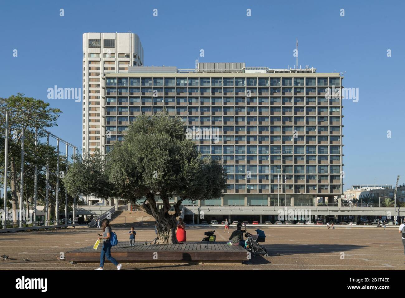 Städtisches Rathaus, Izhak Rabin Square, Tel Aviv, Israel Stock Photo ...