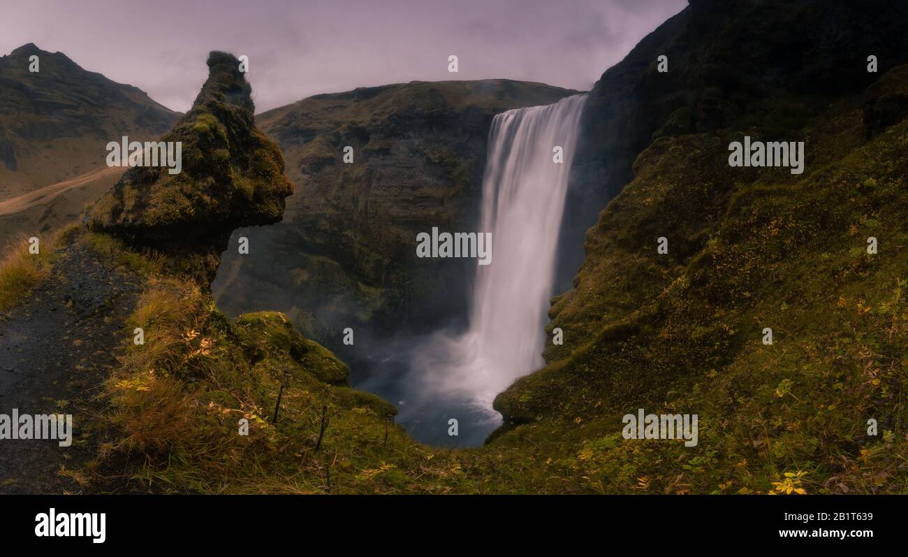 Skogafoss waterfalls foss falls hi-res stock photography and images - Alamy