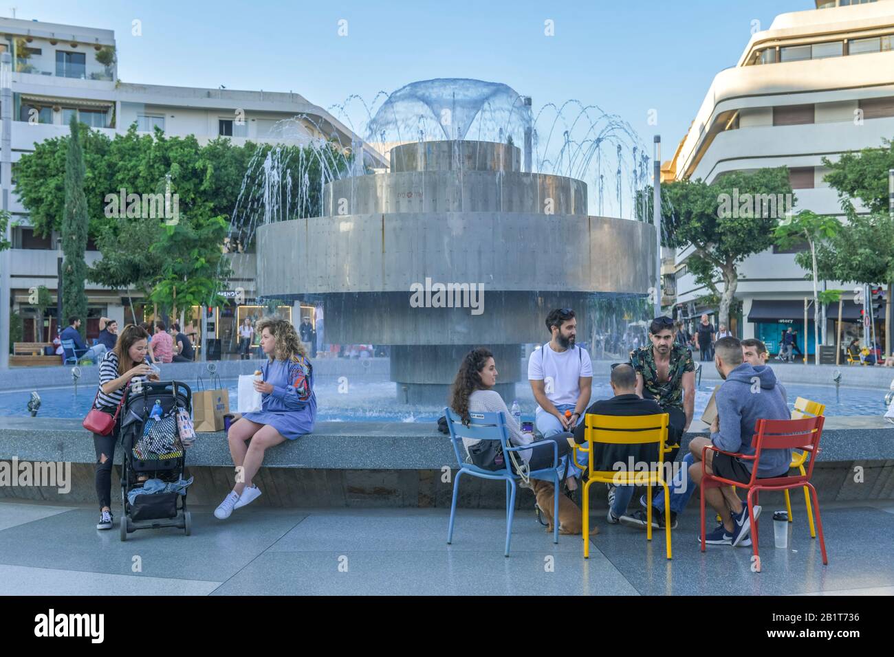 Dizengoff platz hi-res stock photography and images - Alamy