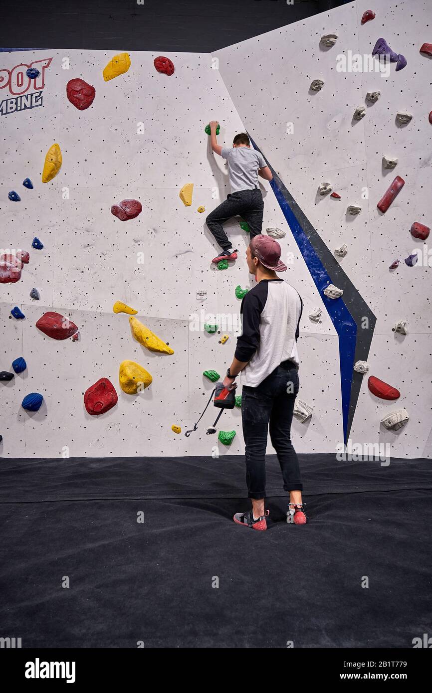 Free rock climbing no ropes hi-res stock photography and images - Alamy