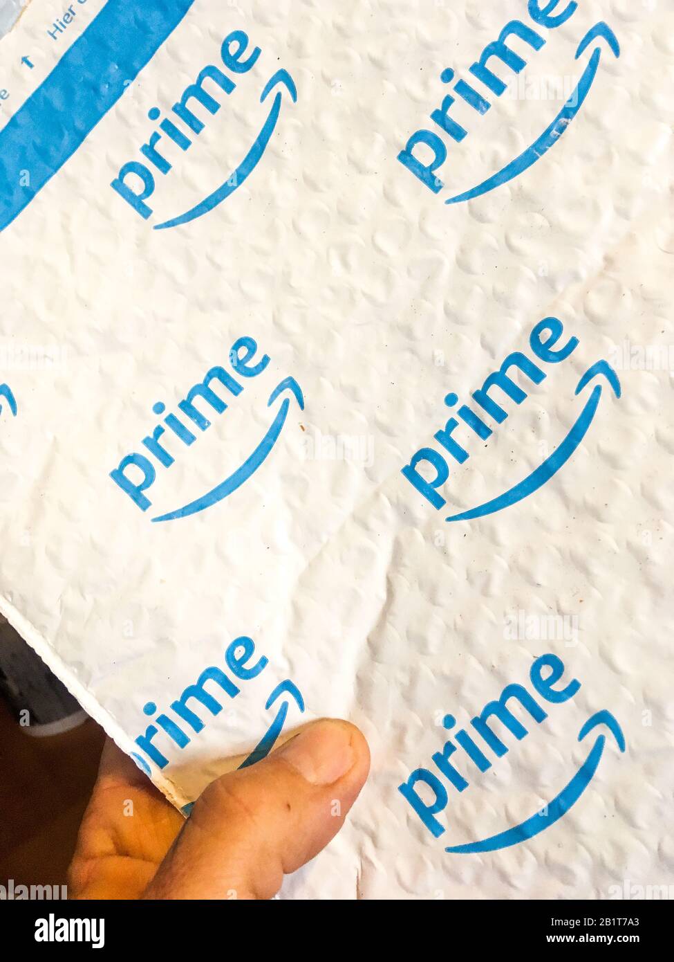 Amazon Prime enveloppe, France Stock Photo - Alamy