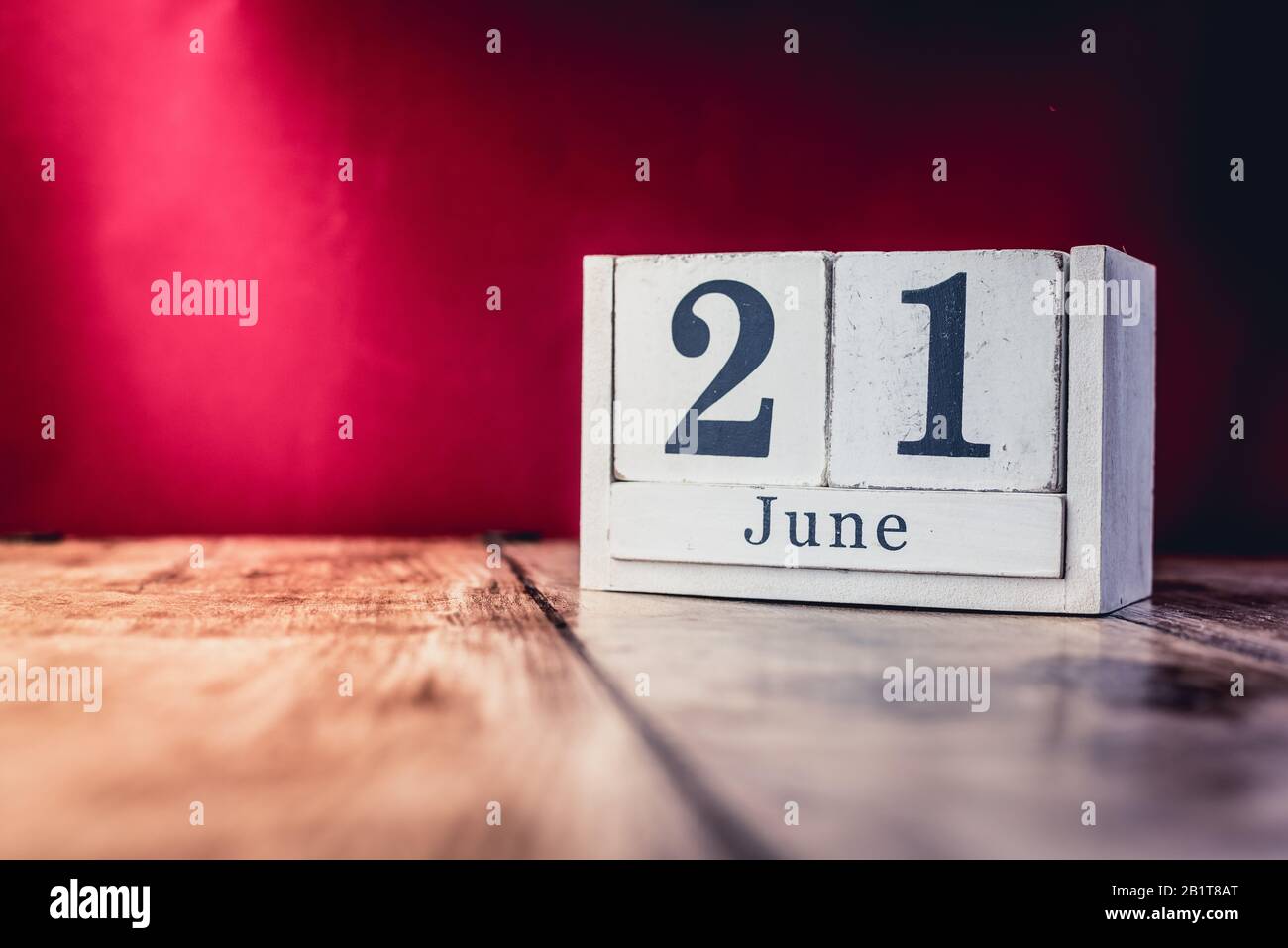 June 21st. Day 21 of month, calendar on business office table ...