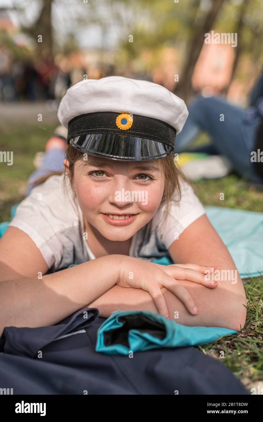 10 year old girl lying hi-res stock photography and images - Alamy