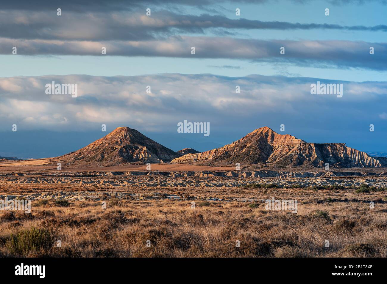 Two reales hi-res stock photography and images - Alamy