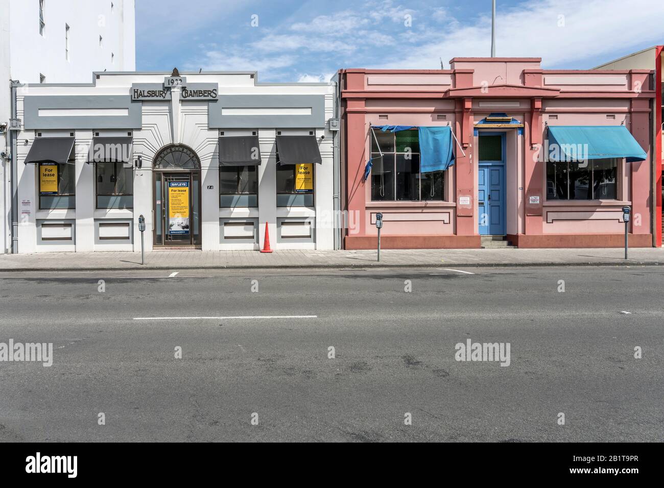 One storey hi-res stock photography and images - Alamy