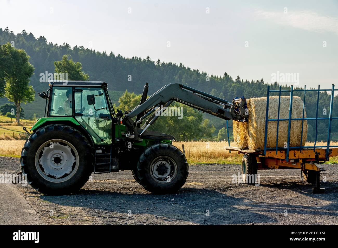 Hay loading hi-res stock photography and images - Alamy