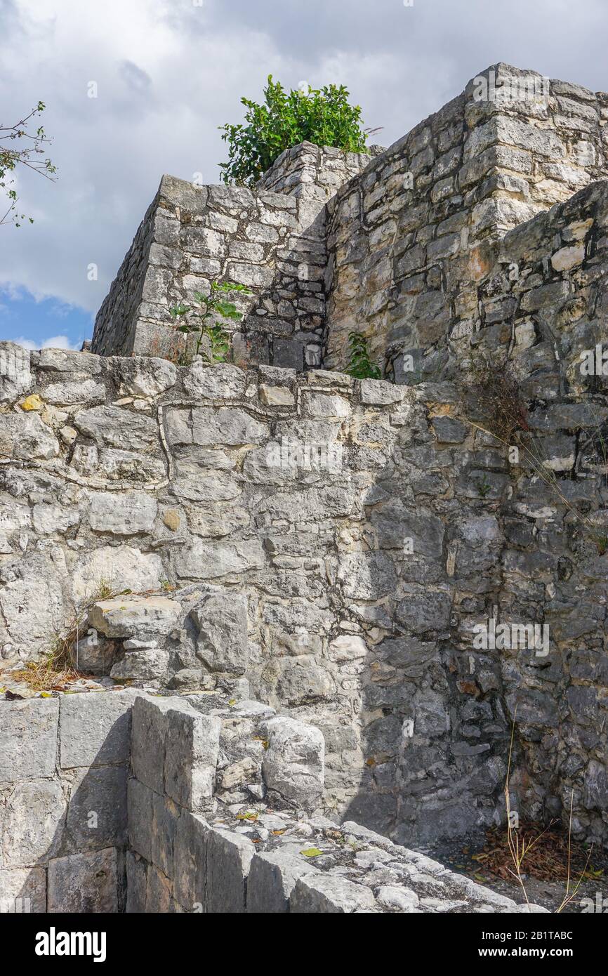 Dzibilchaltun, Yucatan, Mexico: Detail of Structure 36, a tiered ...