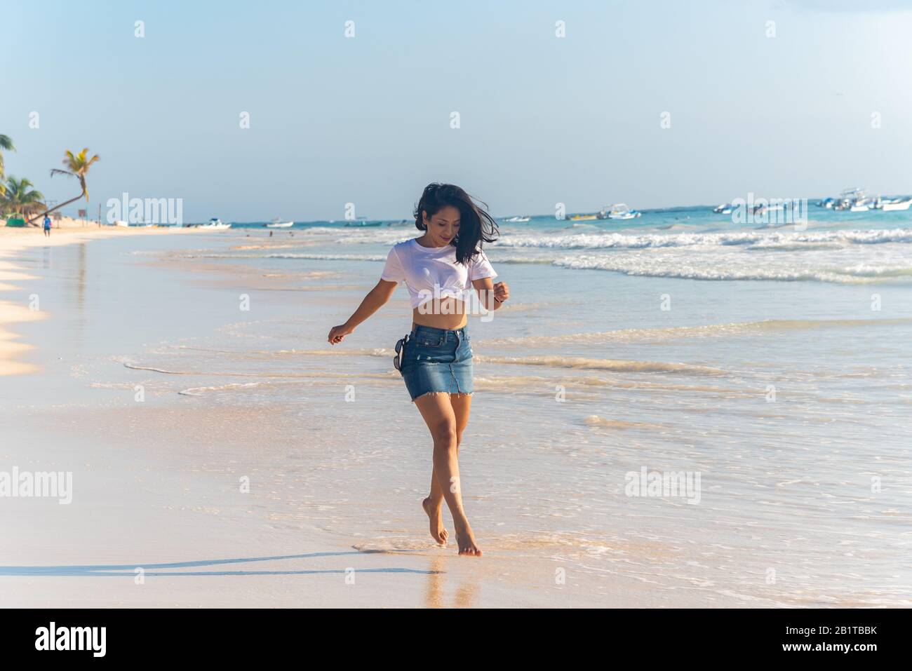 Underwater wonder woman hi-res stock photography and images - Alamy