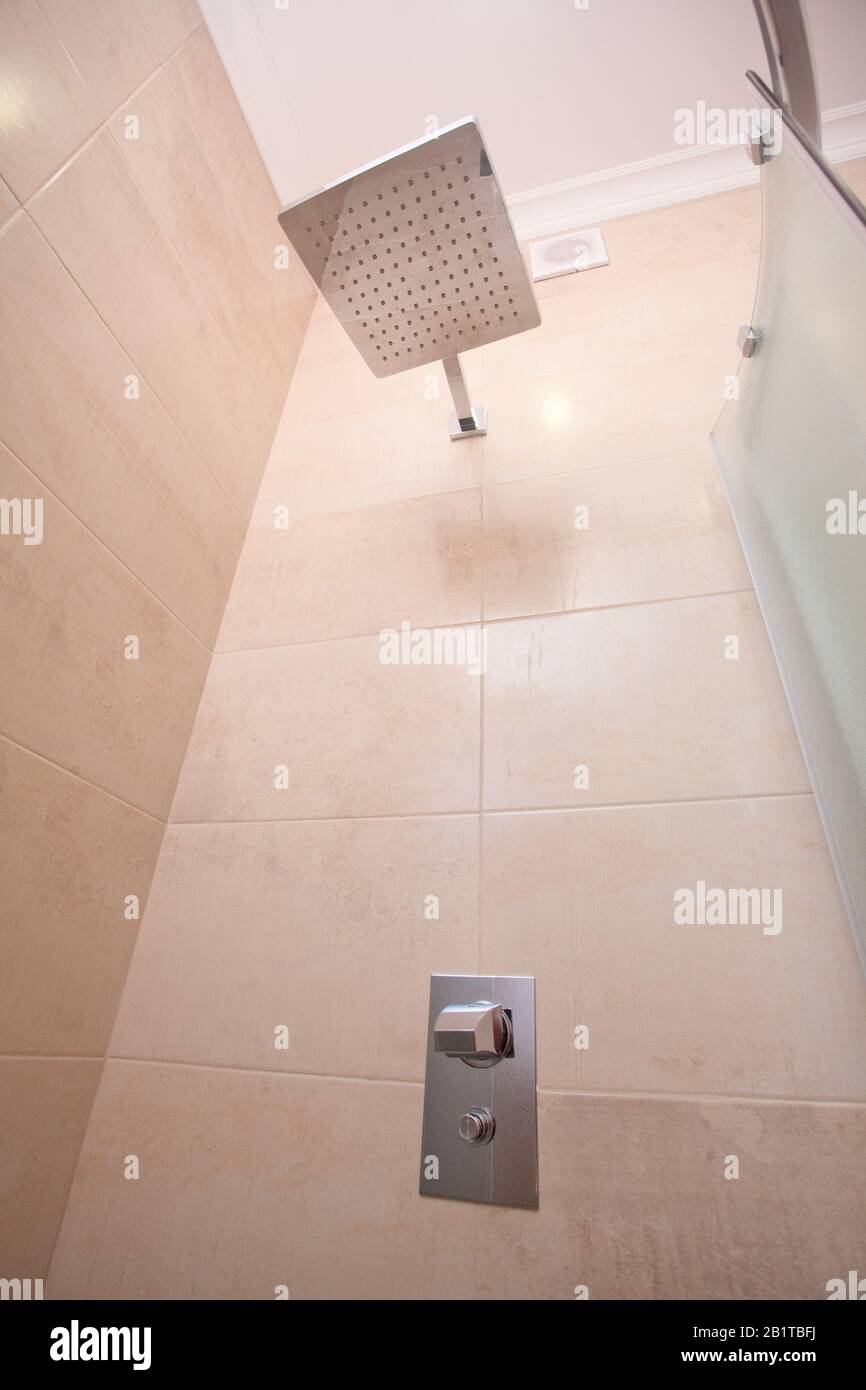 epmty minimalistic interior background, bathroom of modern apartment ...