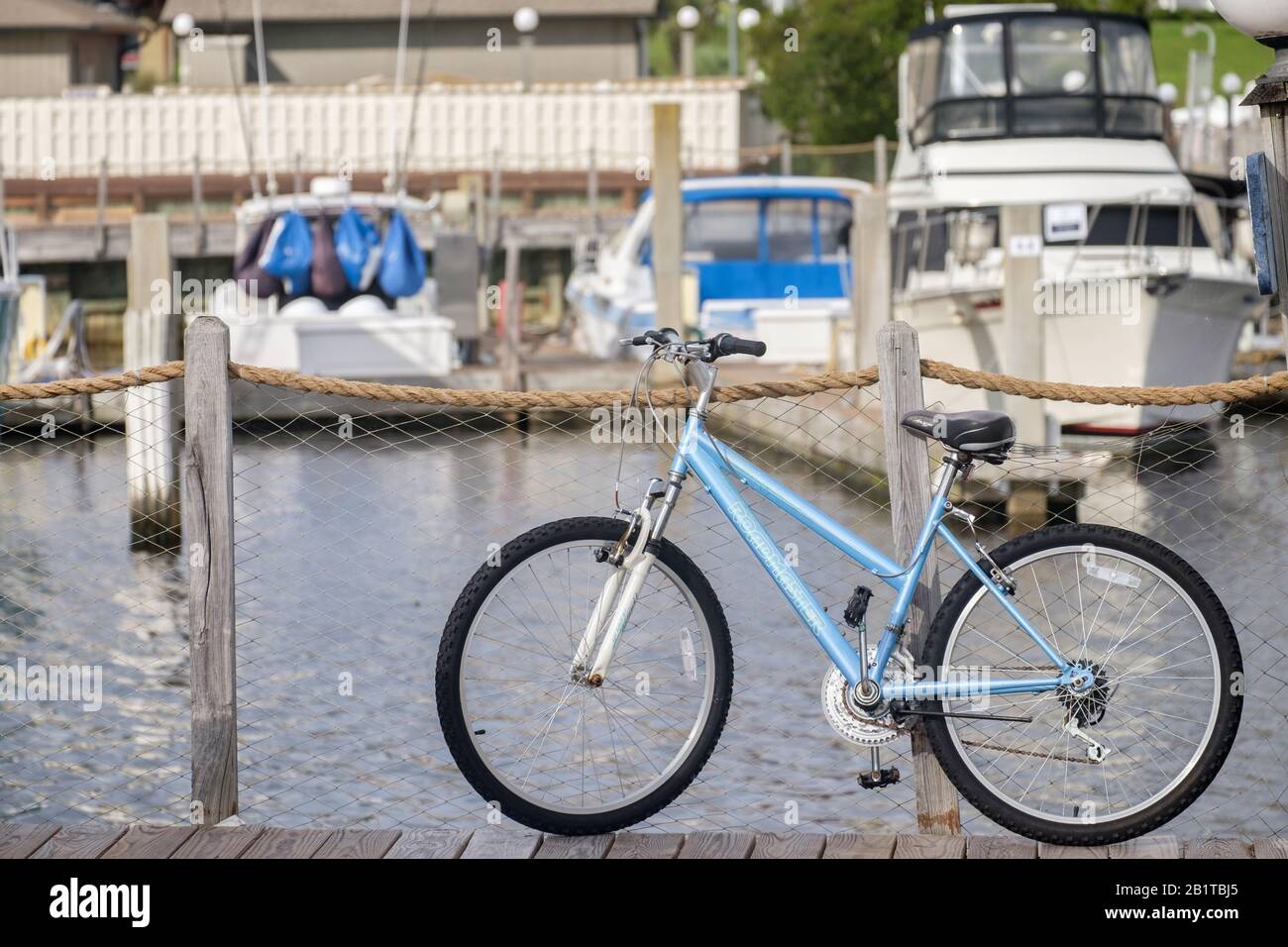 Light blue bicycle hi-res stock photography and images - Alamy