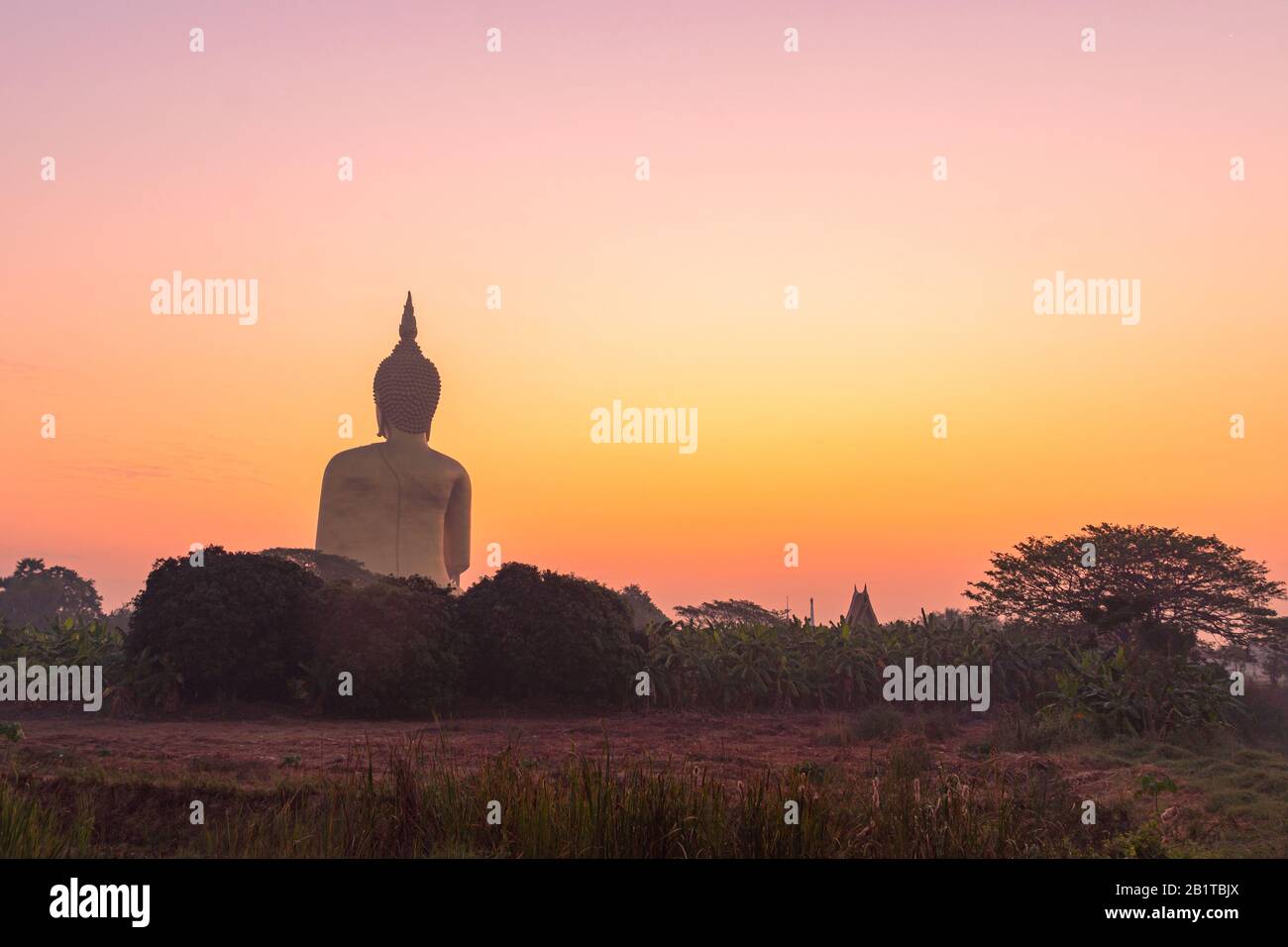 The great buddha wat muang monastery hi-res stock photography and ...