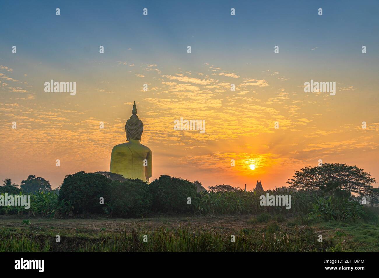 The great buddha wat muang monastery hi-res stock photography and ...
