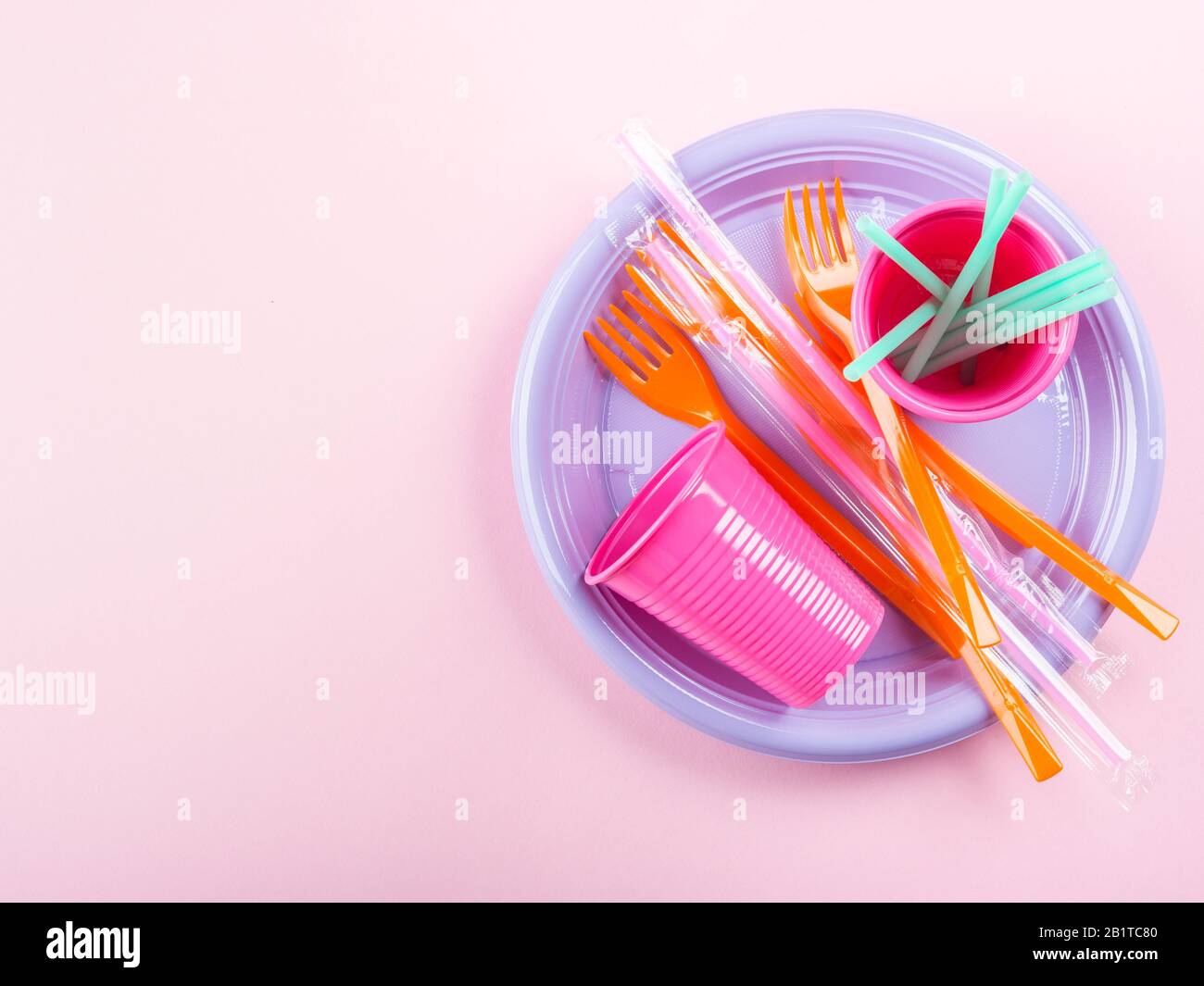 Plastic dish hi-res stock photography and images - Alamy