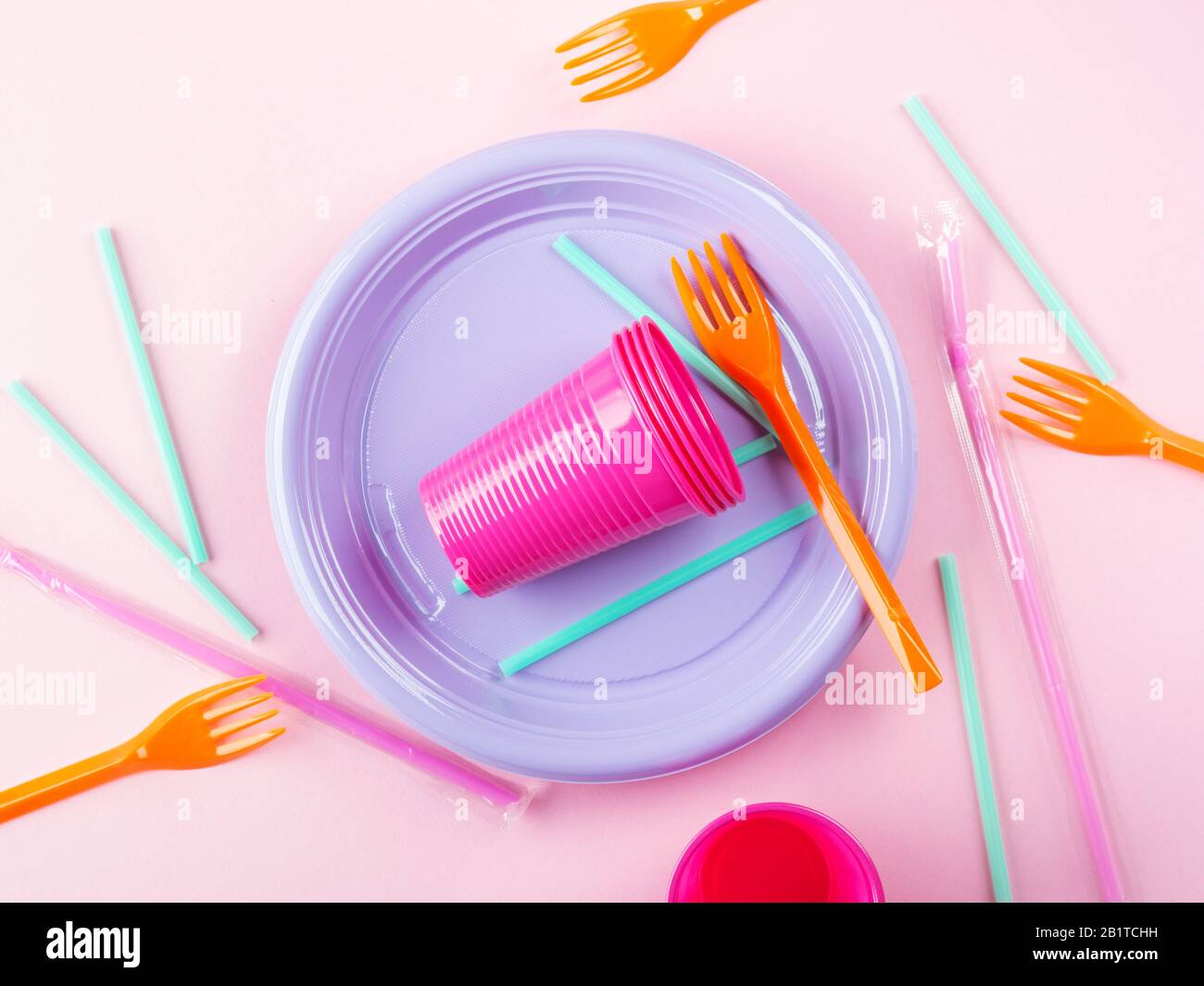 Plastic dish hi-res stock photography and images - Alamy