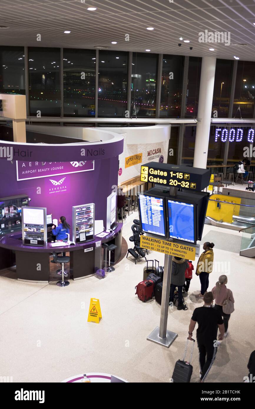 Airport departure area hi-res stock photography and images - Alamy
