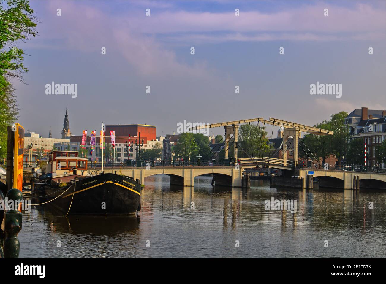 Magere Brug (Skinny Bridge) over the river Amstel in Amsterdam ...