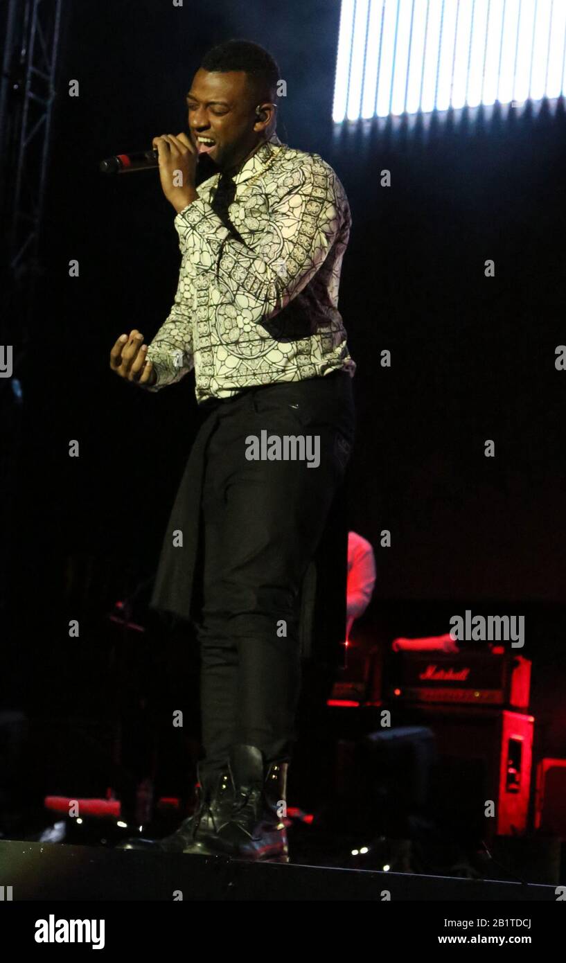 Jls dancing hi-res stock photography and images - Alamy