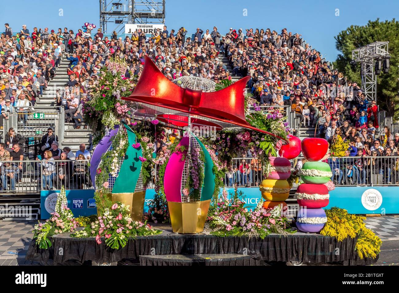 Nice carnival flower float hi-res stock photography and images - Alamy