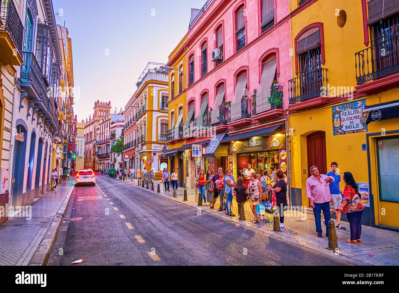 Seville sightseeing bus hi-res stock photography and images - Alamy