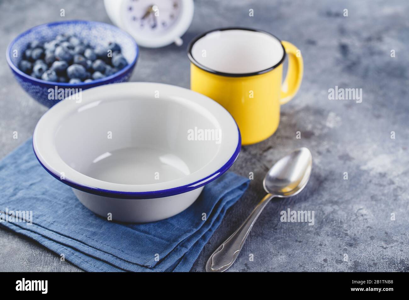 Empty breakfast plate hi-res stock photography and images - Alamy