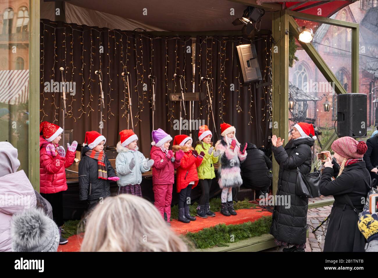 Child acting on stage hi-res stock photography and images - Alamy