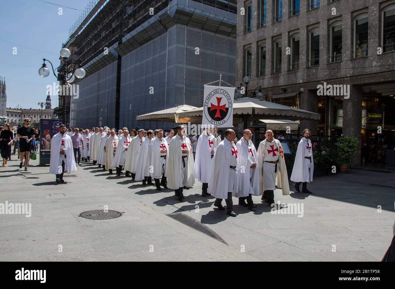 Knights templar cross hi-res stock photography and images - Alamy