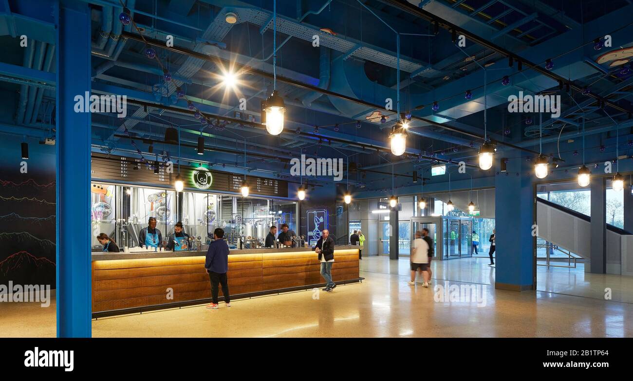 Ground level sign hi-res stock photography and images - Alamy