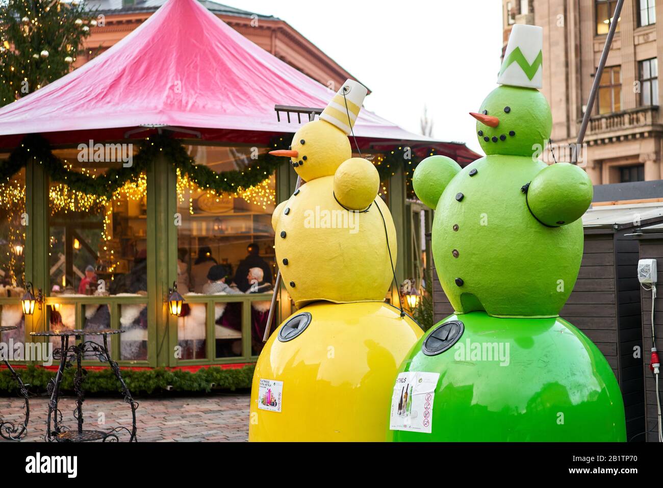 In christmas town snowmen yellow hi-res stock photography and images ...