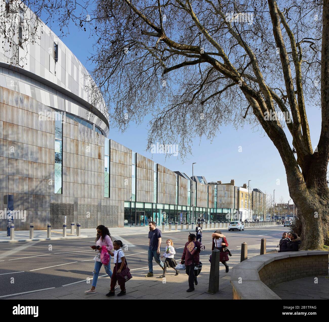 Tottenham high road hi-res stock photography and images - Alamy