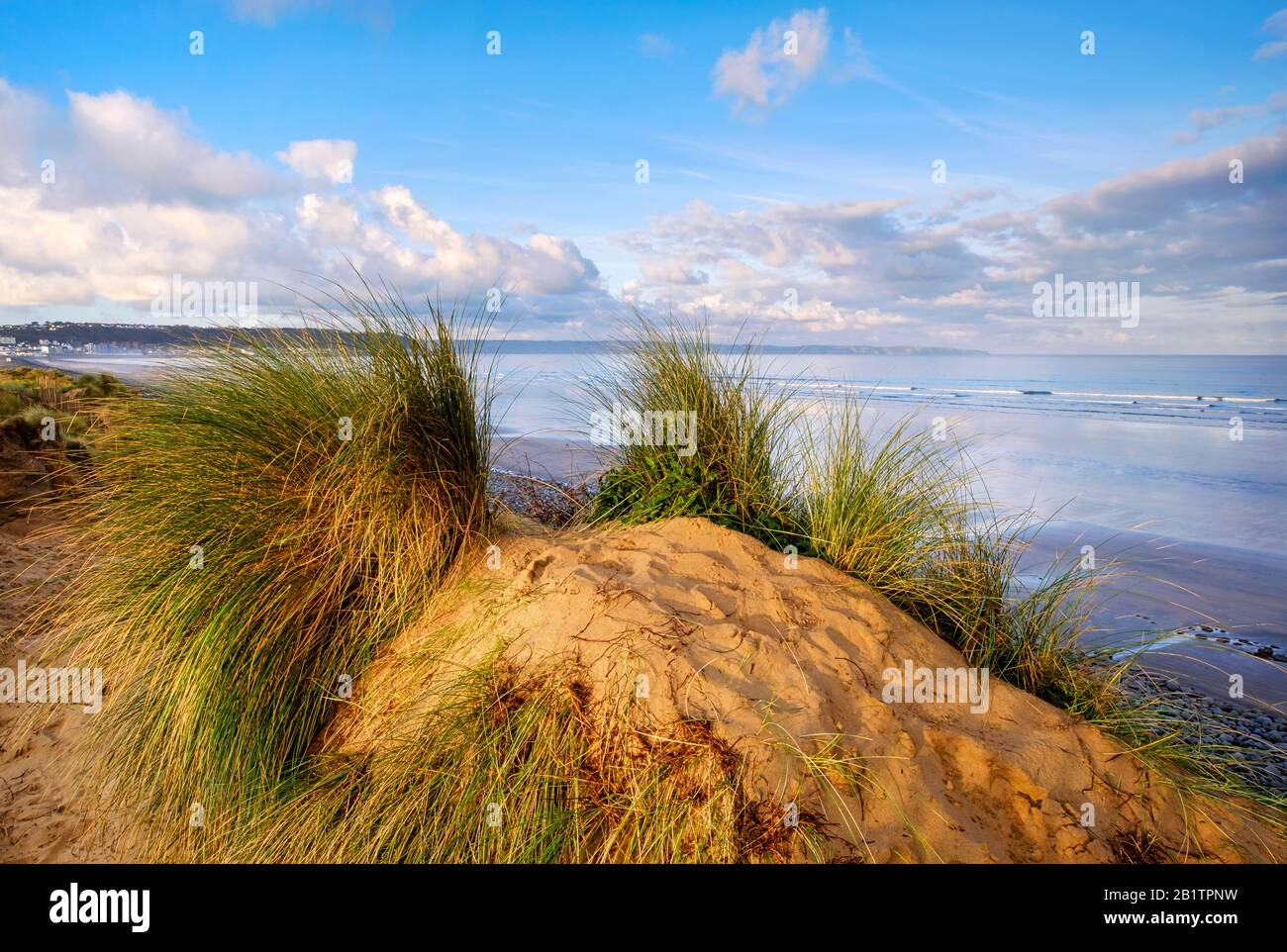Sand and pebbles beach hi-res stock photography and images - Alamy