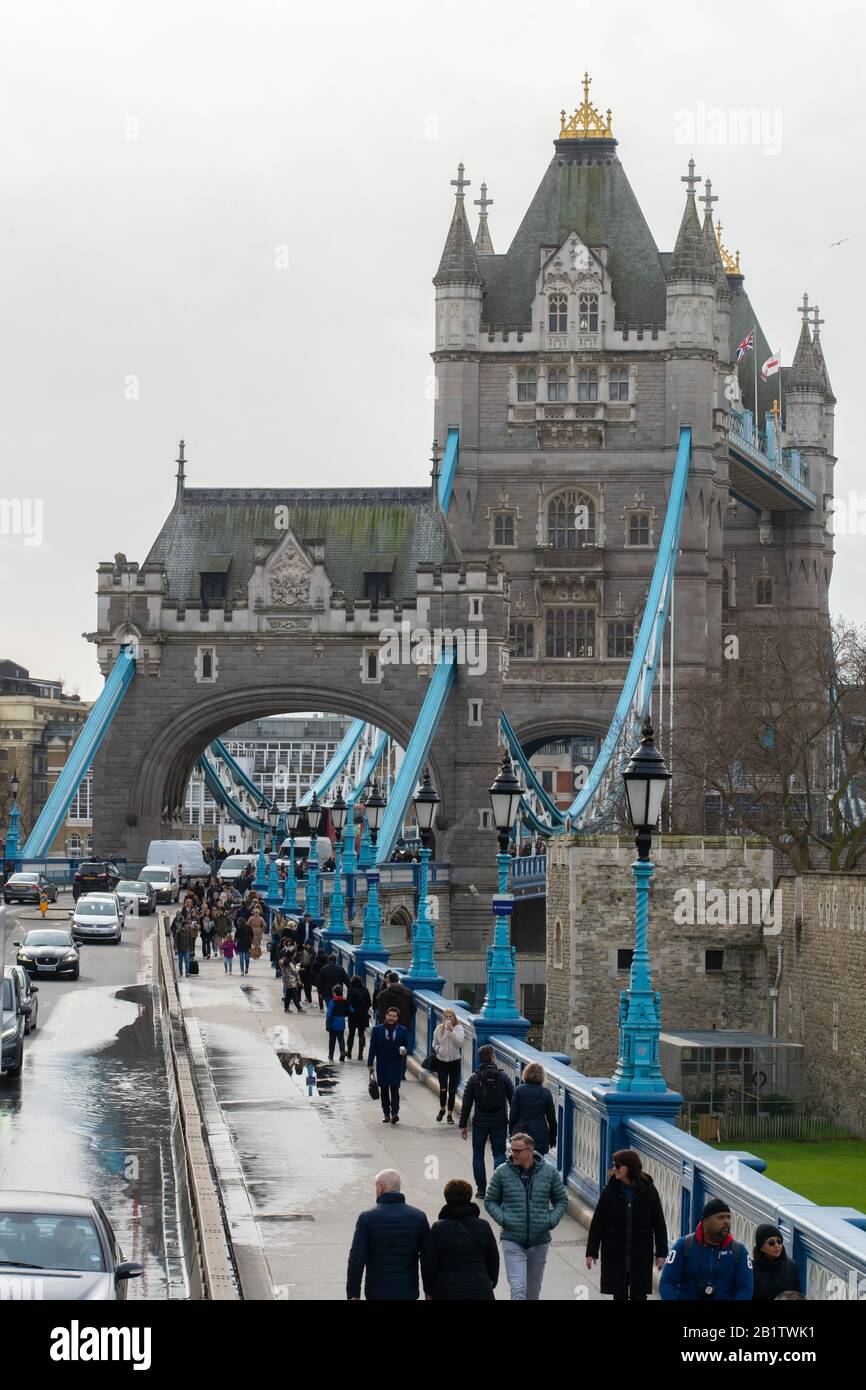 London tower bridge view from a hop on-off bus Stock Photo - Alamy