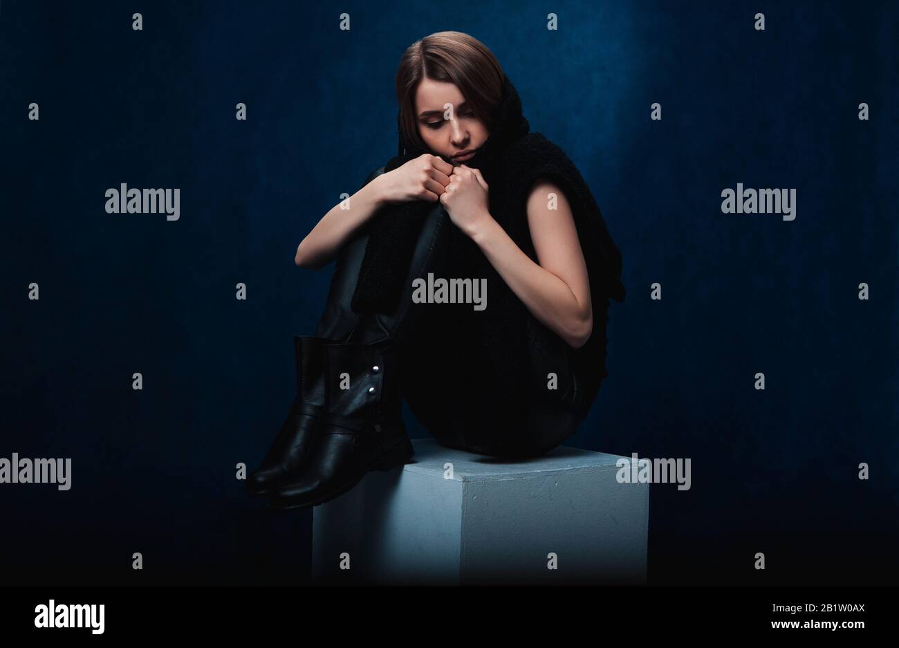 Head in hands woman sad black white hi-res stock photography and images ...