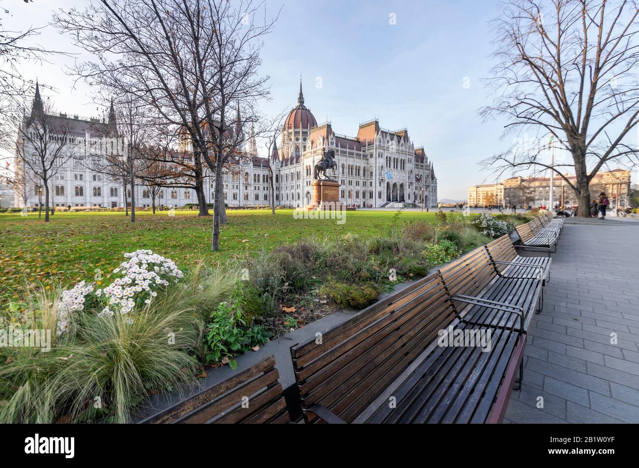 Hungarian parliament building from hi-res stock photography and images ...