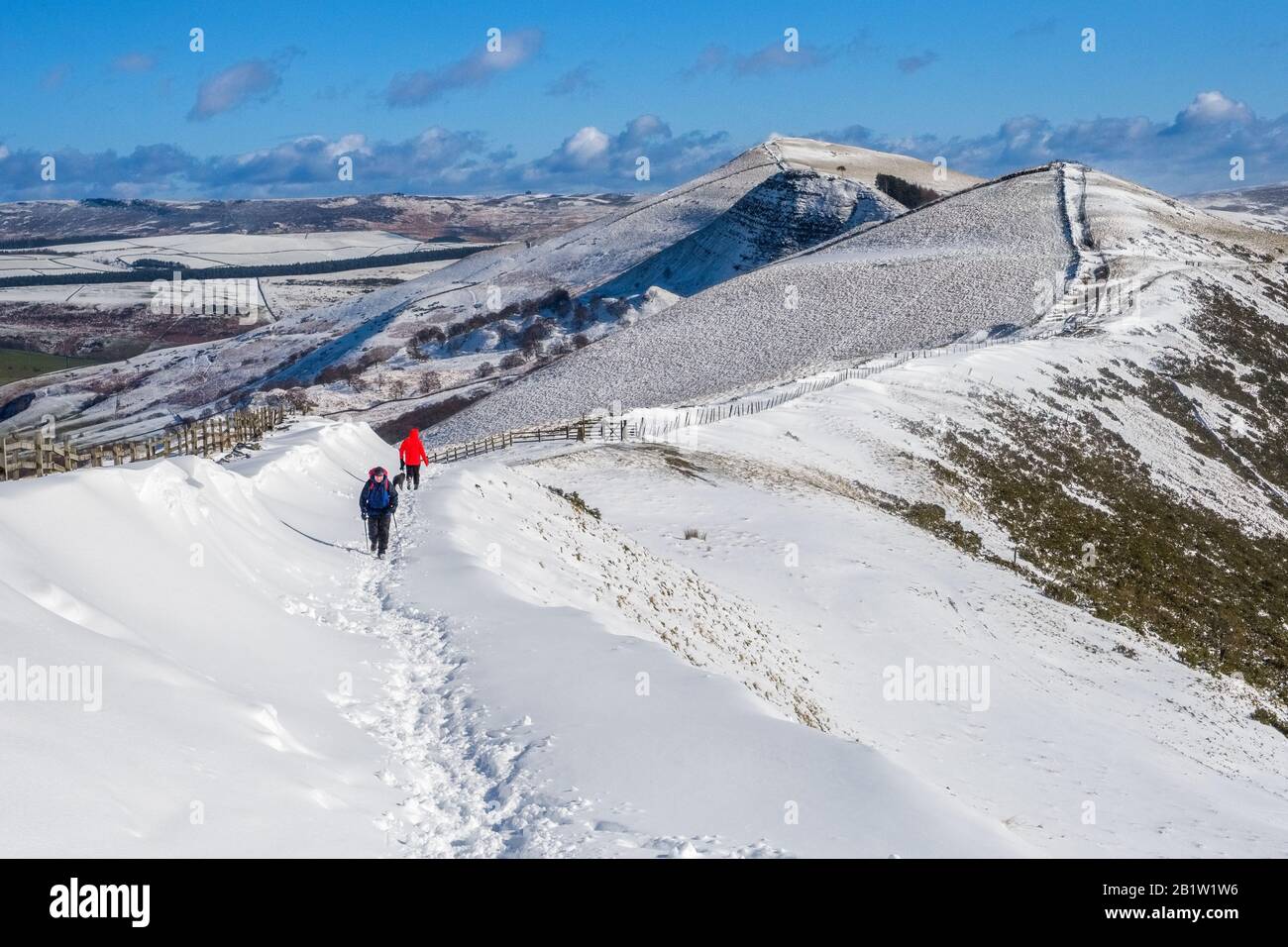View along The 'Great Ridge' in the Peak District National Park towards ...