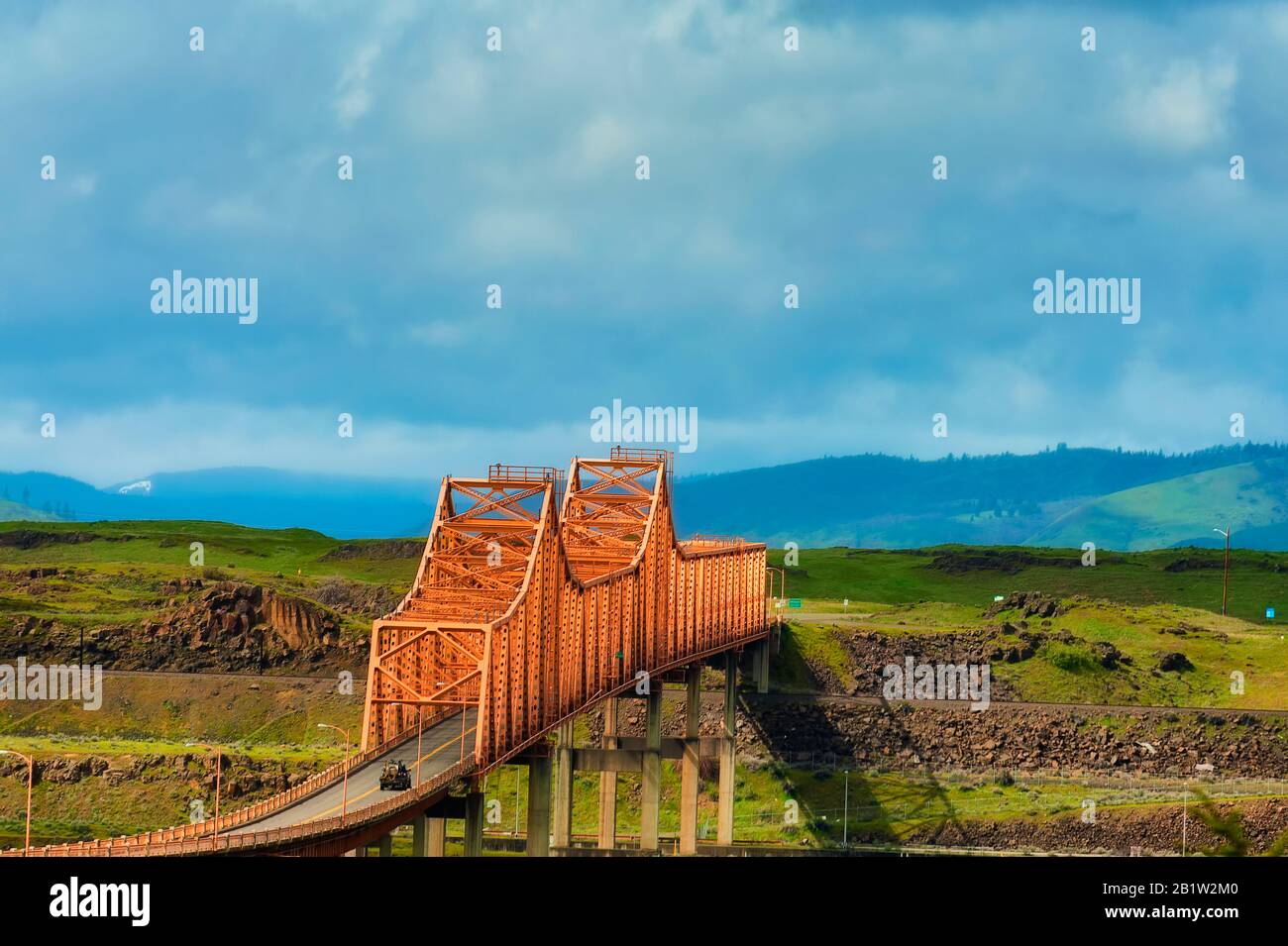 The Dalles Bridge seen and photographed from car traveling on I-84 ...