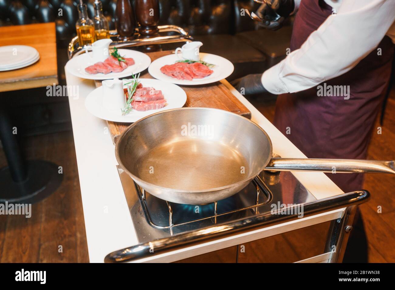 Fry chef hi-res stock photography and images - Alamy