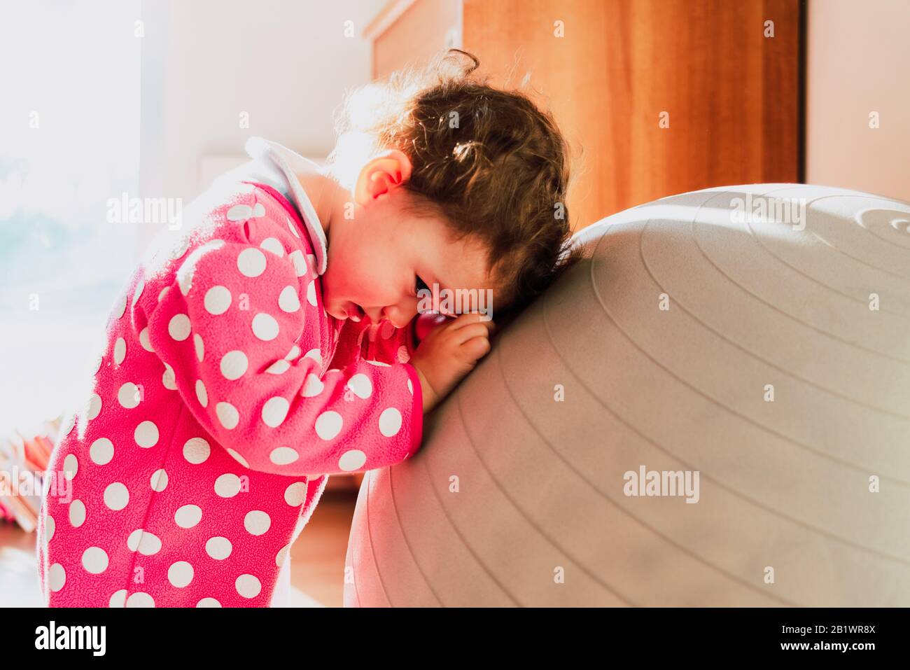 Introverted child hi-res stock photography and images - Alamy
