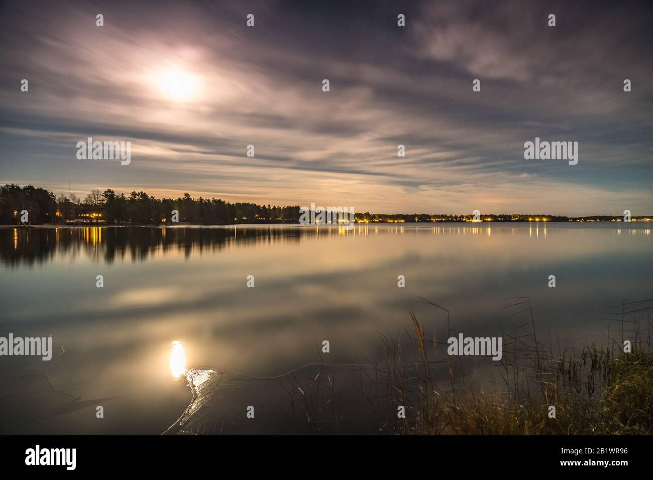 Moonrise night nighttime hi-res stock photography and images - Alamy