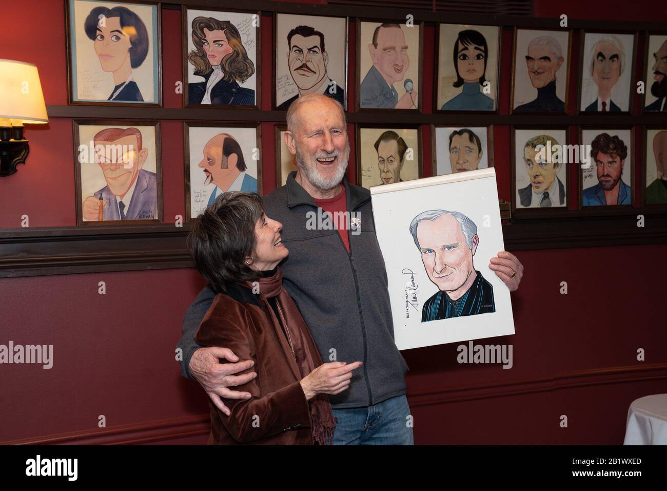 Anna stuart and james cromwell hi-res stock photography and images - Alamy