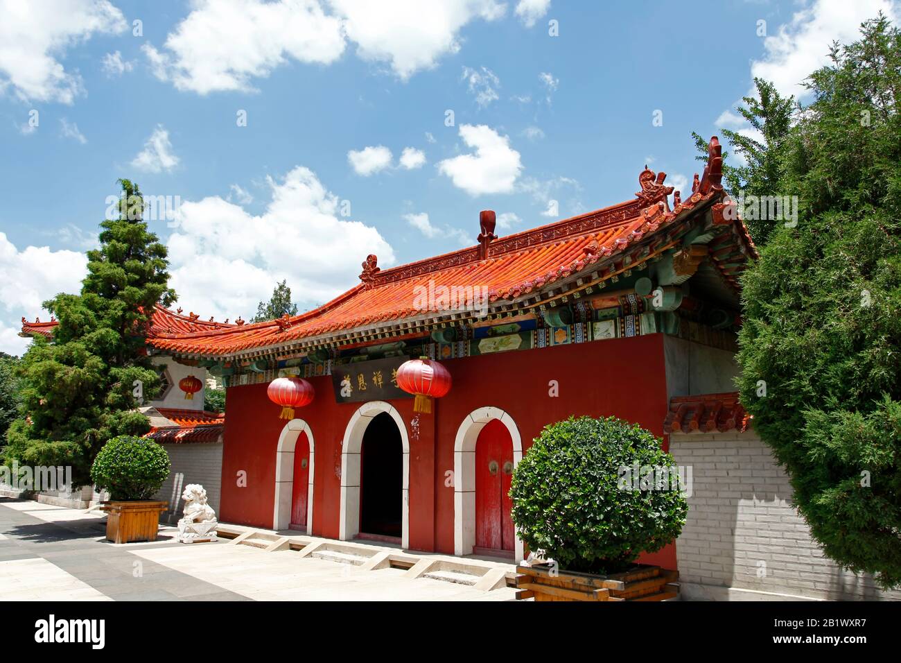 Chinese temples building Stock Photo - Alamy