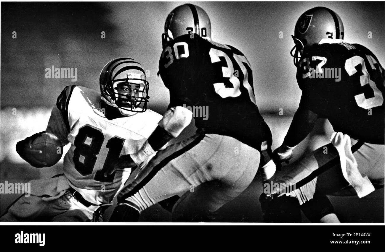 Vintage american football players hi-res stock photography and images ...