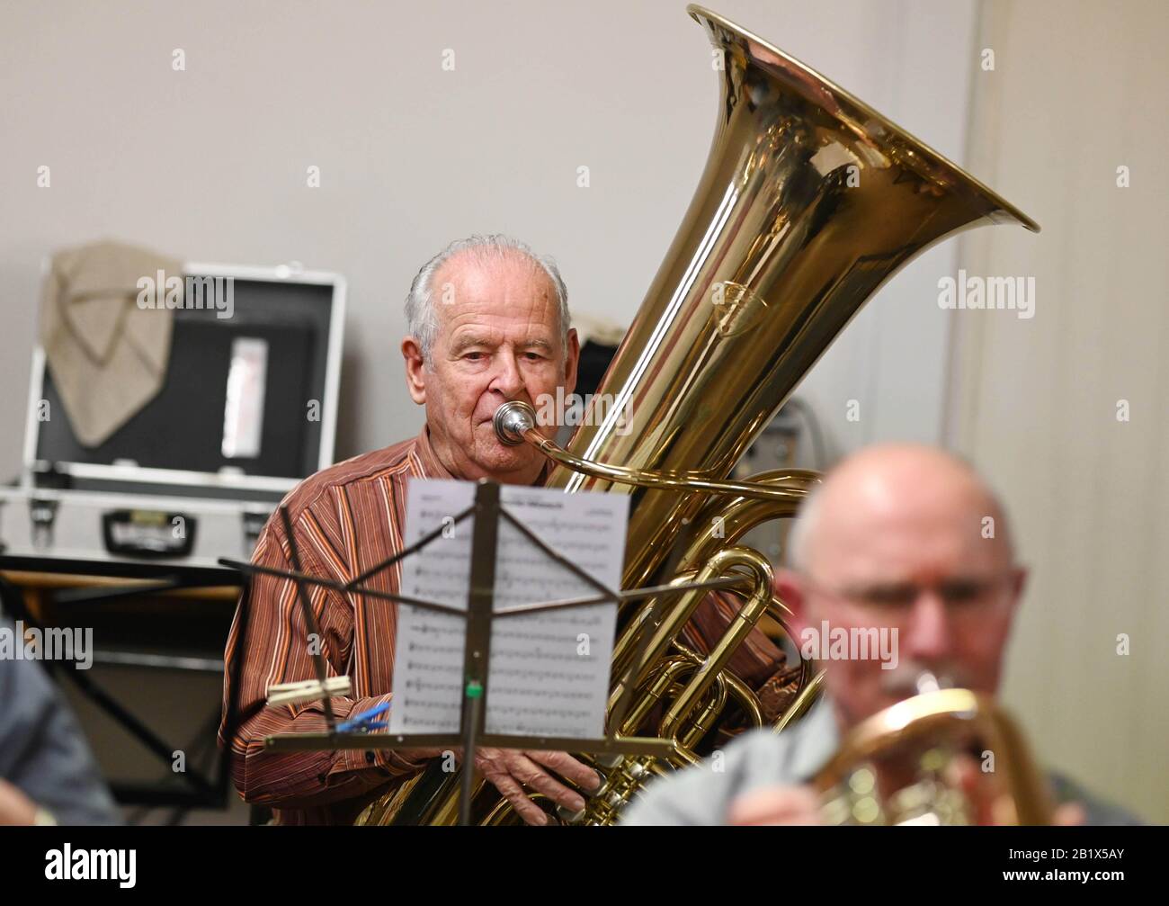 Old tuba hi-res stock photography and images - Alamy