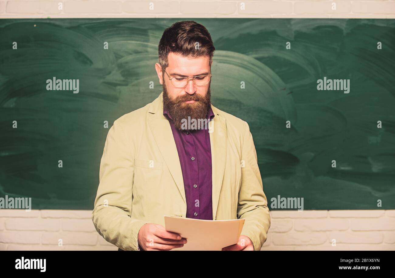Explaining theory. College and high school. Prepare for test. Teacher ...