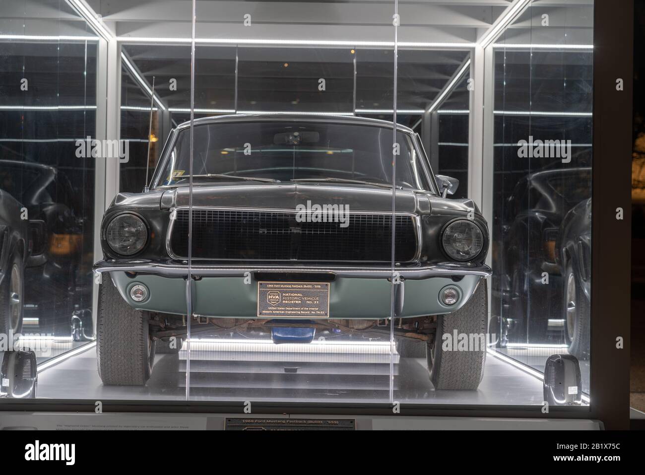 Bullitt 1968 steve mcqueen hi-res stock photography and images - Alamy