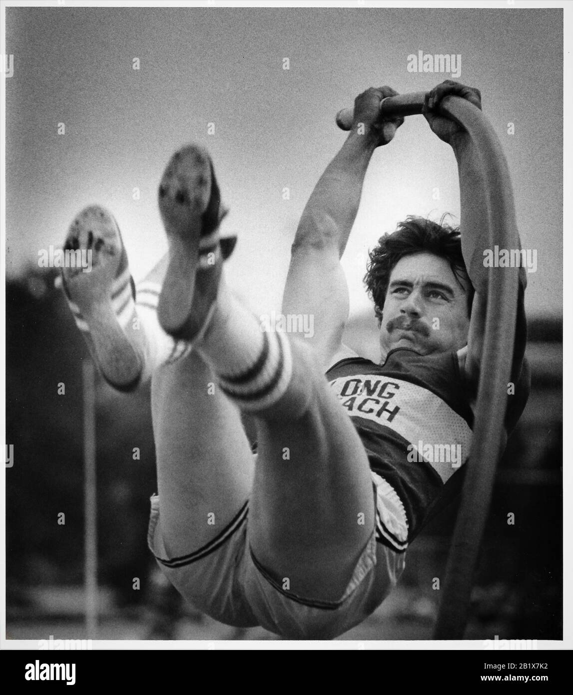 Pole vaulter jump hi-res stock photography and images - Alamy